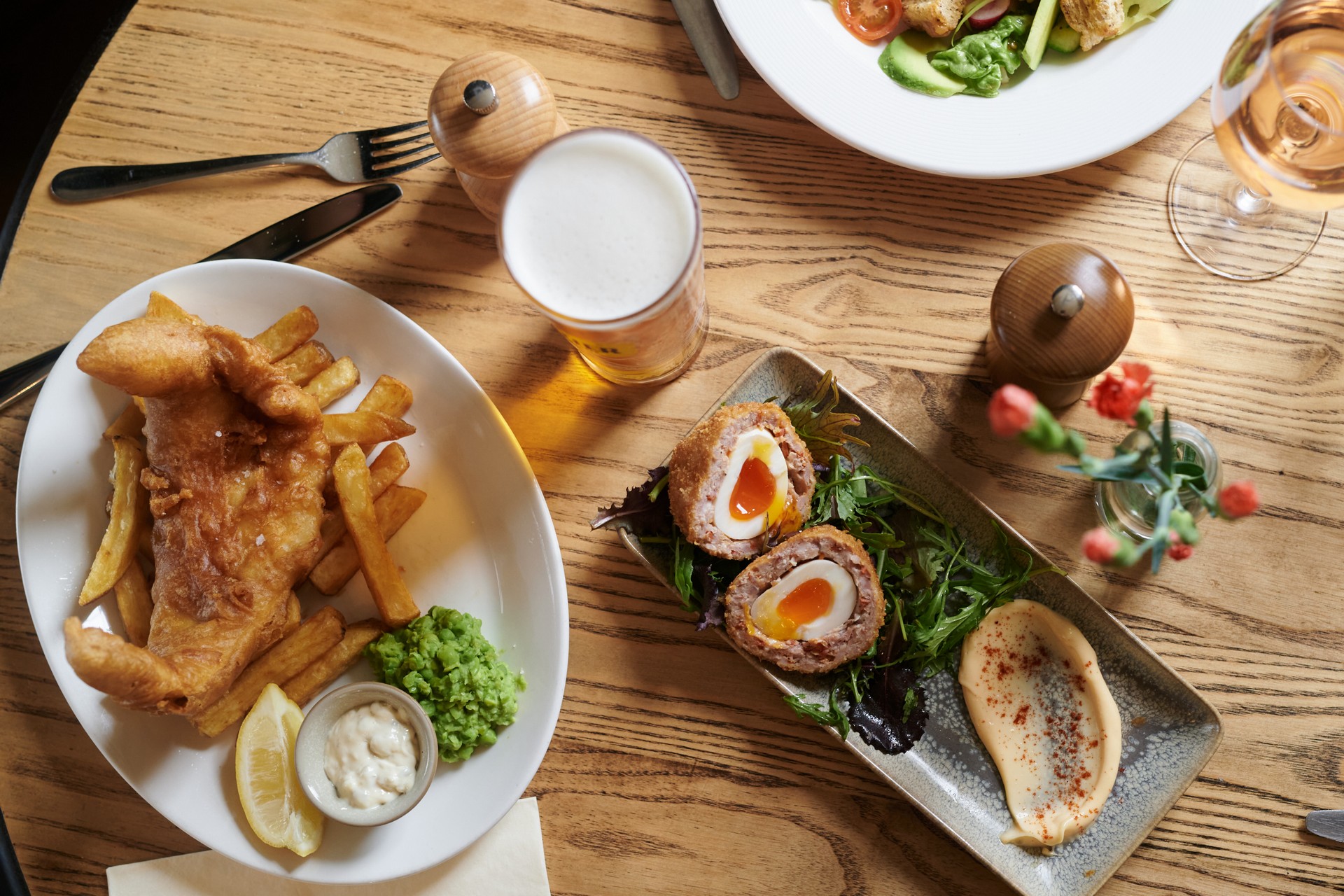 The Rose & Crown - Fuller's Pub and Restaurant in South Ealing